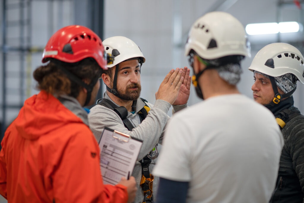 35 Workplace safety topics for meetings - Everbridge